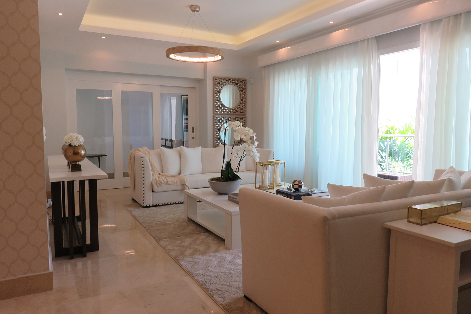 Classic Colonial Living - Scarlett Reyes Interiors